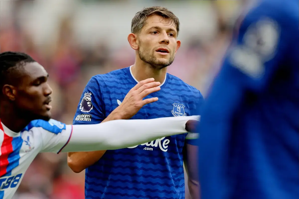 James Tarkowski Signs New Everton Deal - Grand Old Team